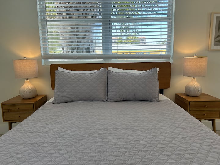 Bay Apartment 11 - Dunedin, FL