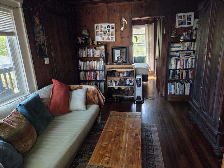 Cozy, Quirky, Great Location - Auburn, CA
