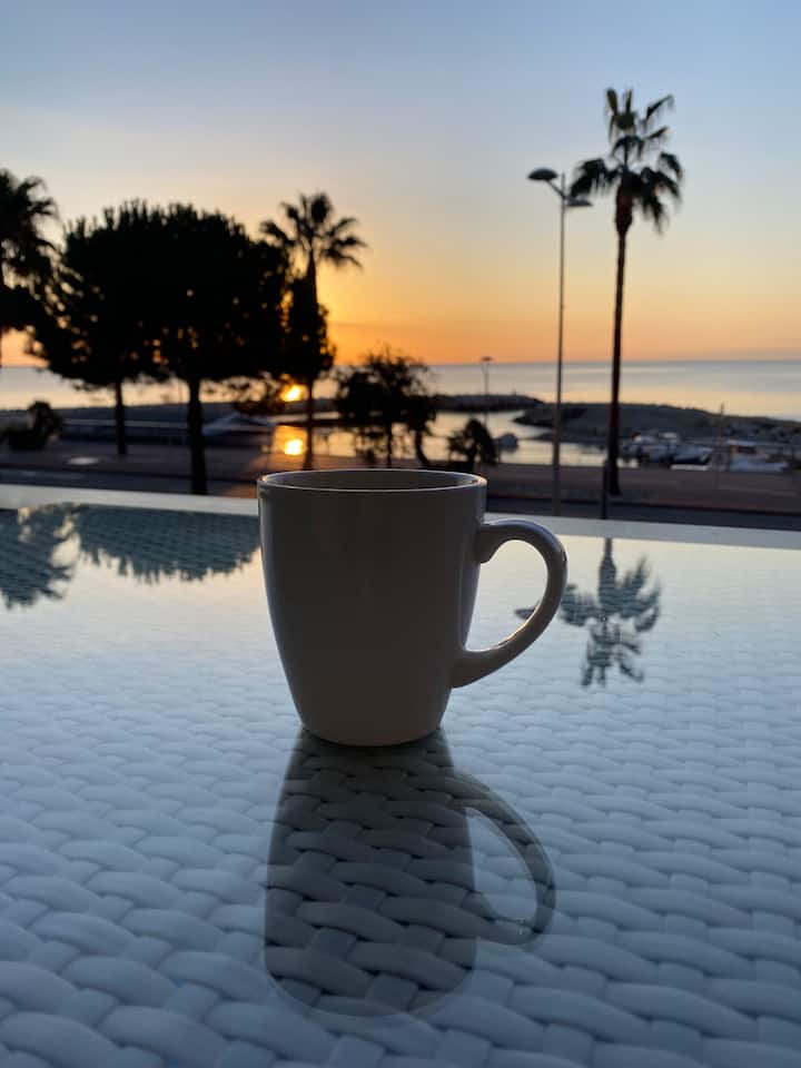 1 Bedroom Apartment With 180° Views Of The Sea. - Cagnes-sur-Mer
