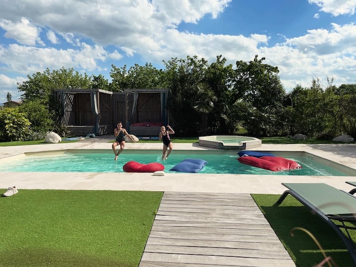 Une Grande Maison Avec Piscine En Vignobles Drôme - Tain-l'Hermitage