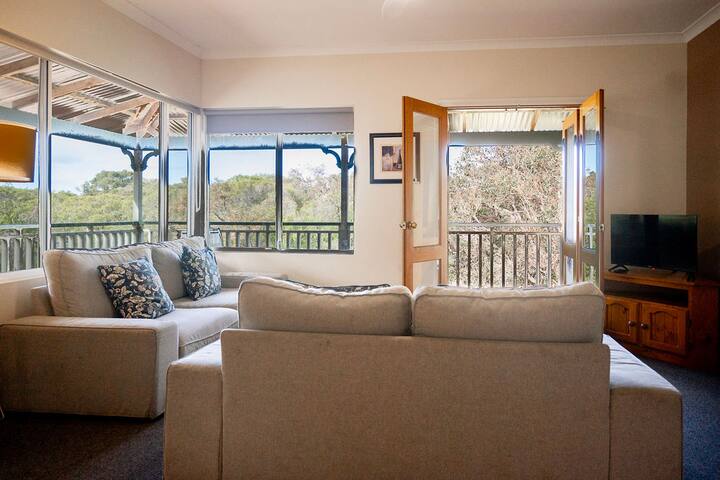 Heart Of The Yallingup Forest Chalet - Yallingup