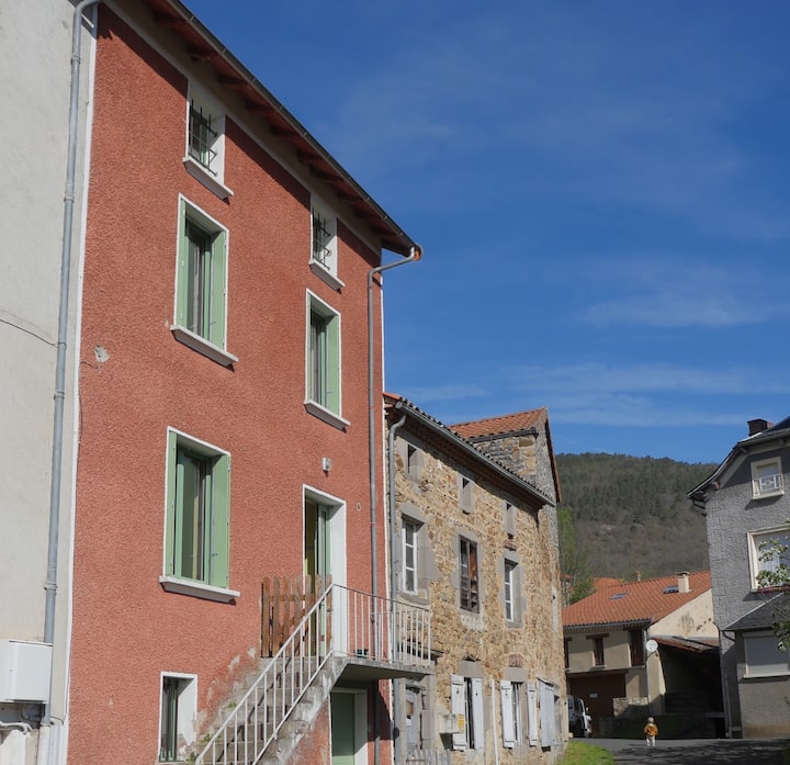 Gîte En Pleine Nature Avec Vue, 3 Chambres - Langeac
