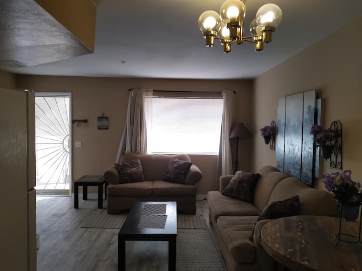Quiet Cozy Dwelling To Get Away From It All - Sun City, AZ
