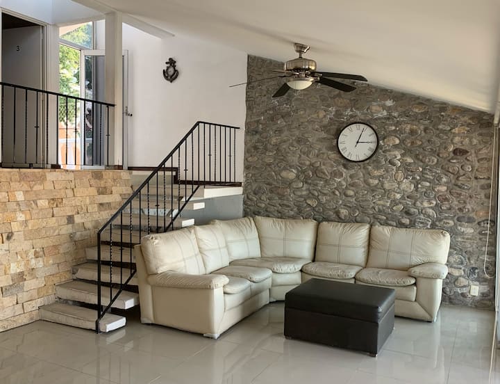 Casa Teques A La Orilla Del Lago - Tequesquitengo