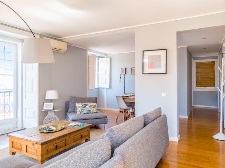 Bright 2bd Flat Next To Bairro Alto - Lisbon