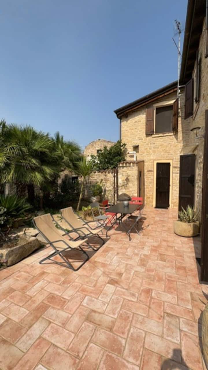 "Il Focolare" - Casa Saba Villanovafranca - Islas de Cerdeña