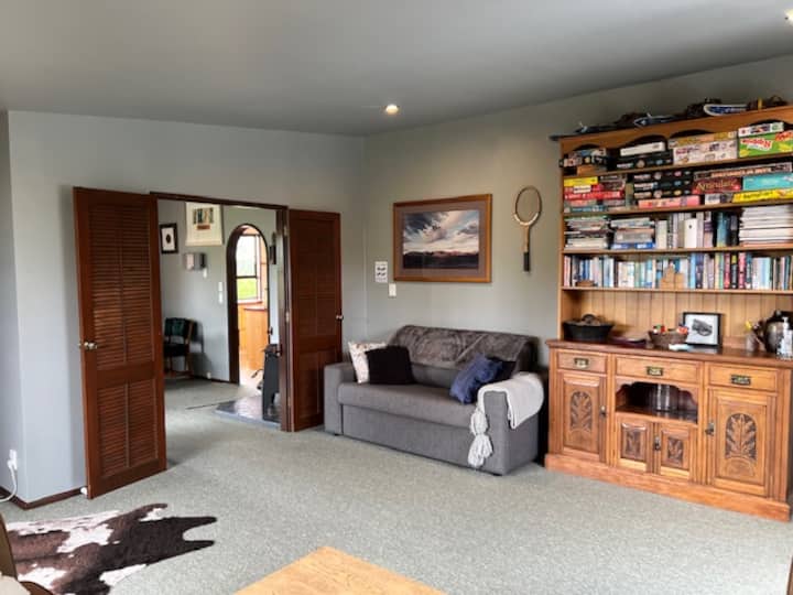 Sunny, Spacious And Central With Views Over Naseby - Naseby