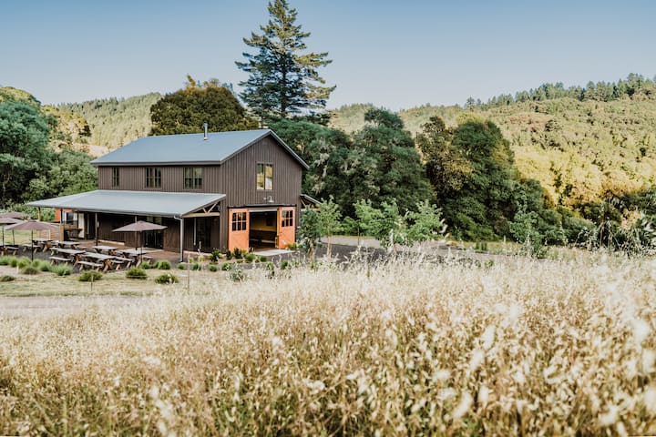 Idyllic Homestead Barn, Trails, & Nearby Vineyards - Ukiah, CA