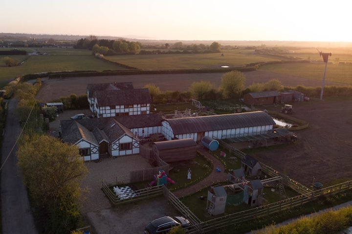 Green Cottage | Unique Family & Dog-friendly Stay - Wirral