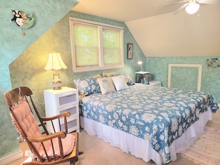 Quiet, Convenient House Near West Newton Square - Newton, MA