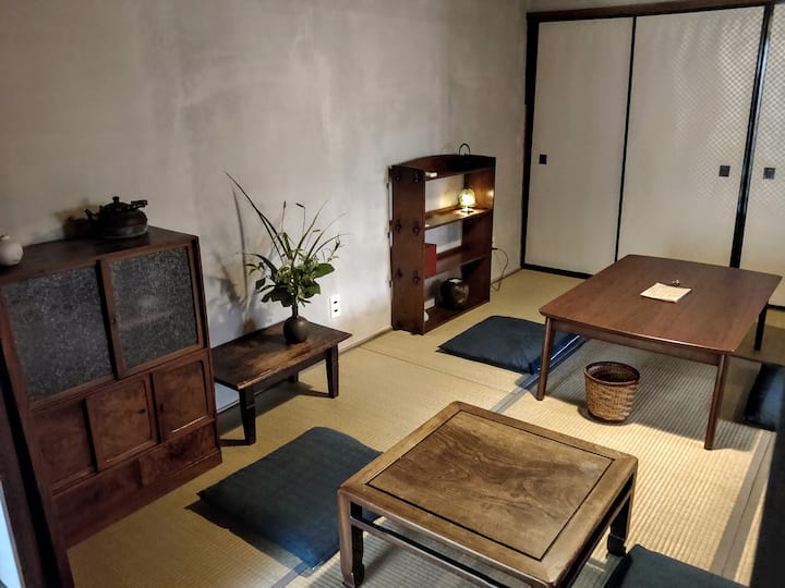 【10畳和室＋バルコニー】 京都 平安神宮近く。古民家ゲストハウスこばこ（定員2名様） - Kyoto