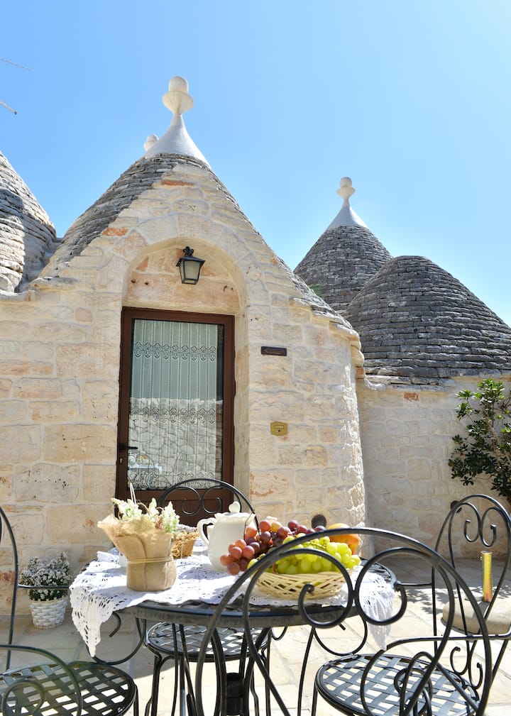 I Trulli Del Nonno Michele B&b Et Piscine, Trulli - Alberobello