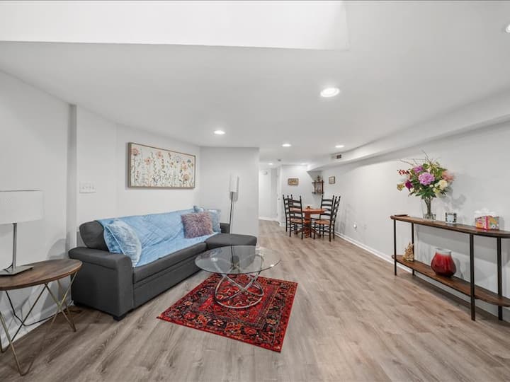 Neighbor Of Union Station( Lower Unit) 1br/2bed - Washington Navy Yard, DC
