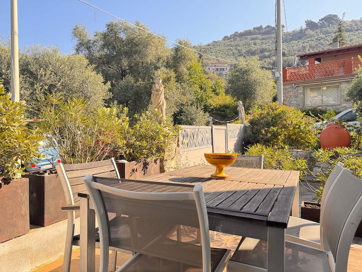Casa Bisou Italia -Borganzo - Diano Marina