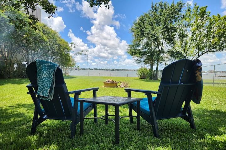 House: The Lakehouse On Clear Lake - Seabrook, TX