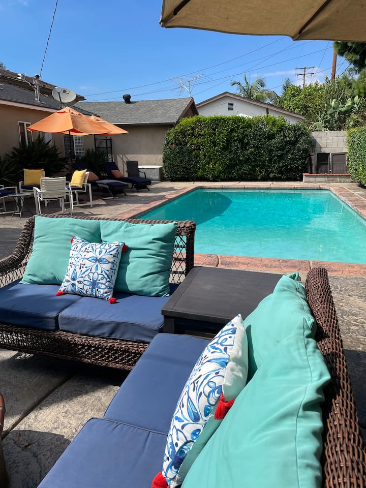2 Bedroom Hotel-style & Pool Near Disney! Now W/ac - Santa Ana, CA