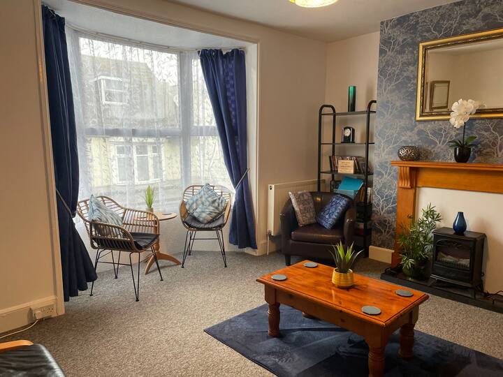 Spacious Large Maisonette Apartment Sleeps 8 - Weymouth