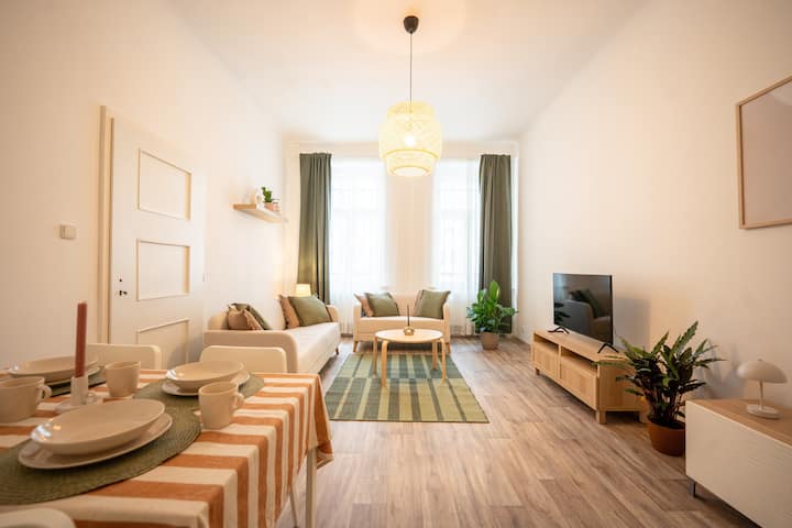 Cosy&spacious Apartment/few Steps To Centre - Prague