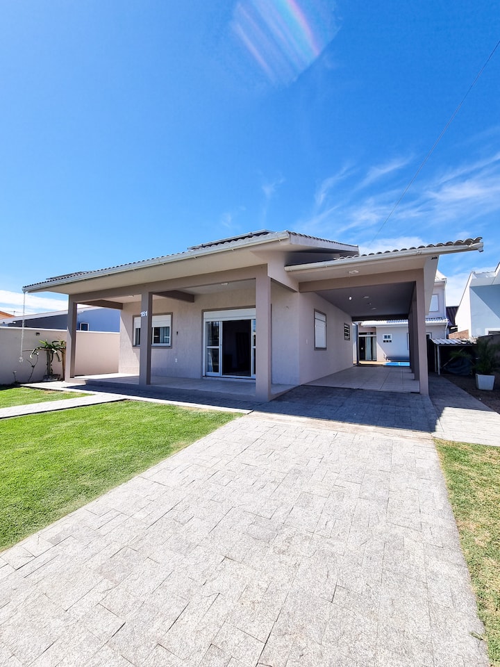 Casa Com Piscina Na Praia Do Sonho - Florianópolis