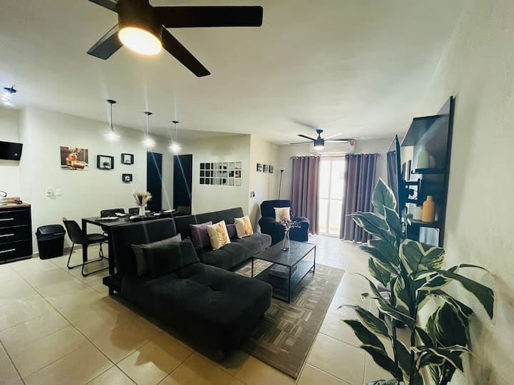 Chic Cabo Getaway Walkable To Beach & Downtown Fun - Cabo San Lucas