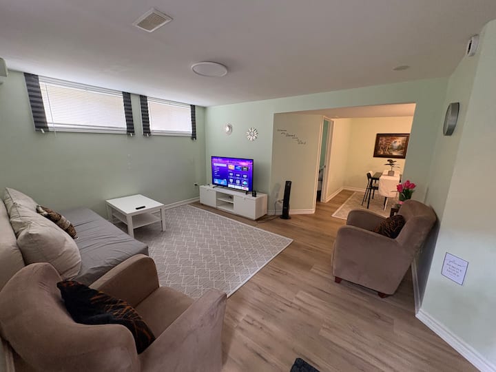 Fresh & Bright Private Suite - Min 30 Days - Vaughan