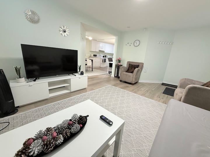 Fresh & Bright Private Suite - Min 30 Days - Vaughan