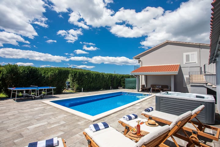 Last Minute!top Apartment With Heated Pool&jacuzzi - Croatia