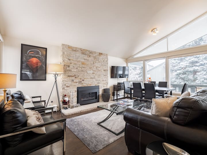 Vail Luxury 2 Bd, Steps To Vail Mountain & Gondola - Vail, CO