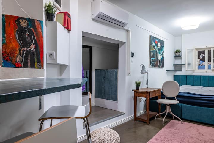 Artful Studio Near Kálvin Square & Metro - Budapeste