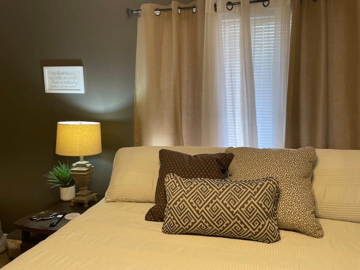Your G5 Get Away (King Bed) - Sumter, SC