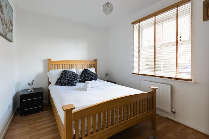 Hullidays》victoria Dock Residence - Hull