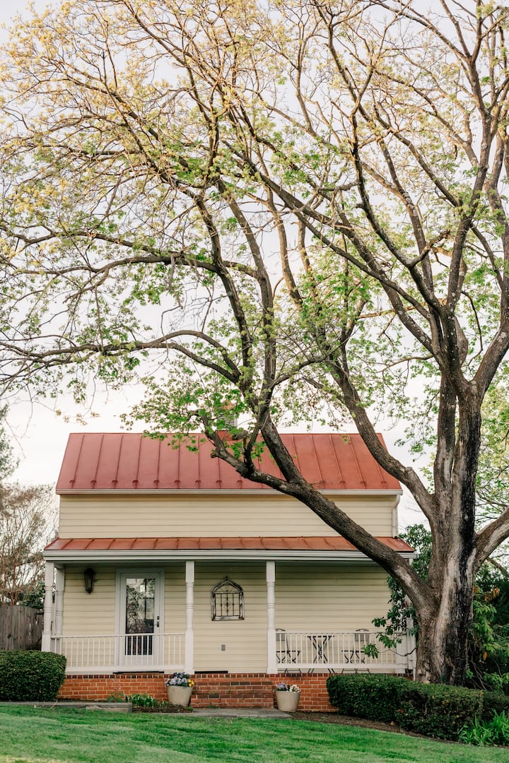 Wheatland Spring Farm + Brewery Cottage House - Walsh Family Wine, Purcellville