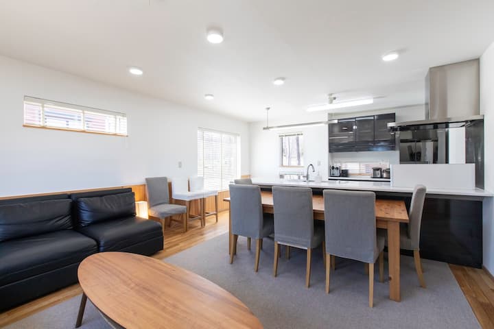 Monty 4bdrm Chalet - Niseko