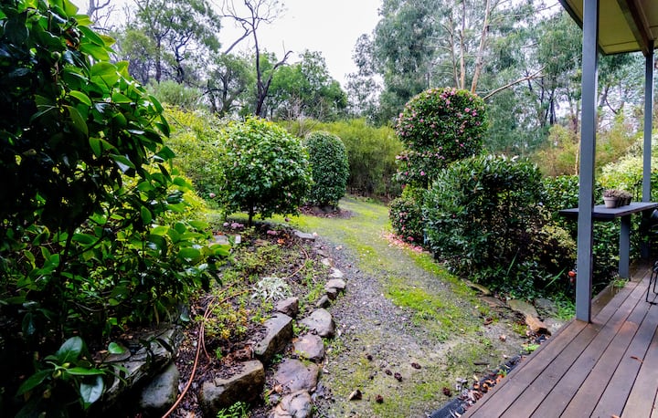 Hills Garden Retreat - Stirling SA, Australia