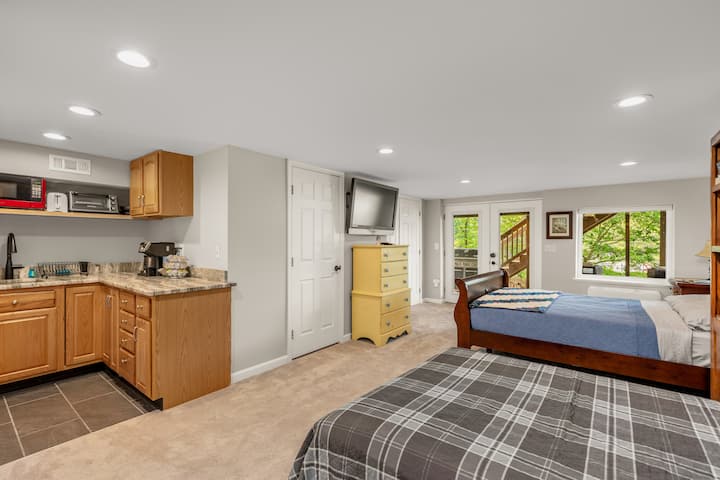 Waterfront Studio Near Annapolis (Free Kayak Use) - Arnold, MD