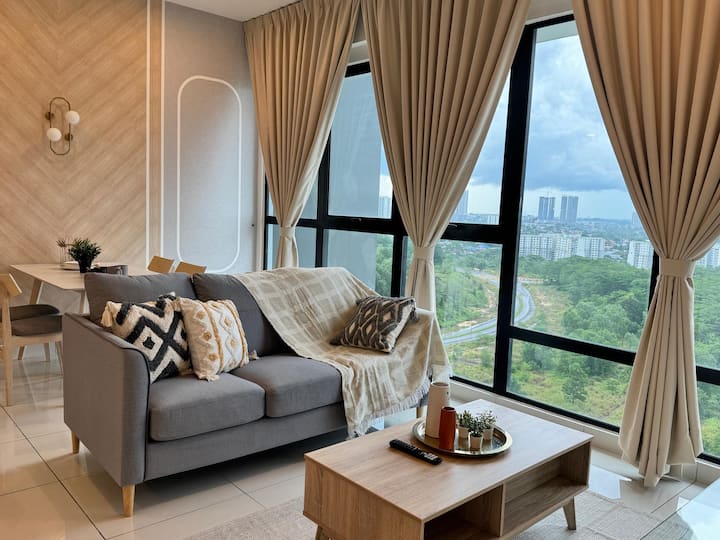 B1406 Netflix ✅ Midvalley 🛍 Southkey Sanitised - Johor Bahru