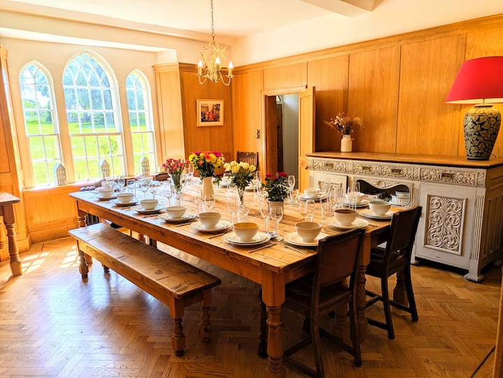 Historic Large Manor House Near Bath - Sleeps 21! - Frome