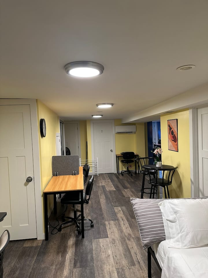 Flatbush Hideaway - Quiet And Close To Subway! - Brooklyn, NY