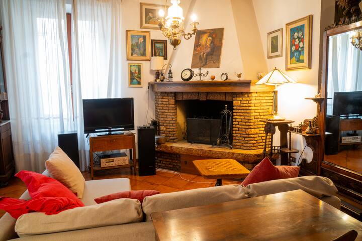 Old Town: Historic 18th Century Apartment - Jesi