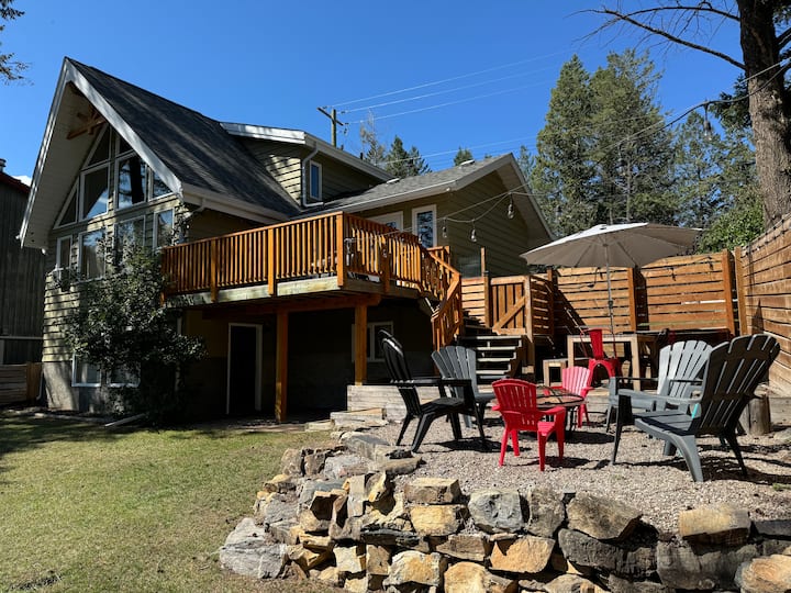 Cozy Family Home With Great Views Close To Beach - Invermere