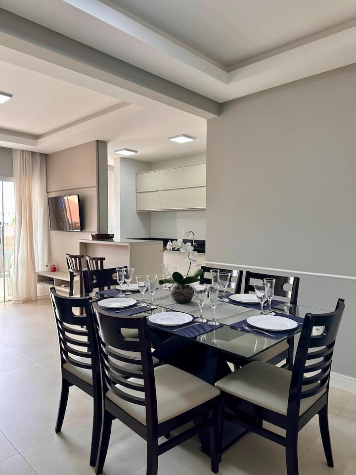 Apartamento Em Bombinhas - Sc. - Bombinhas