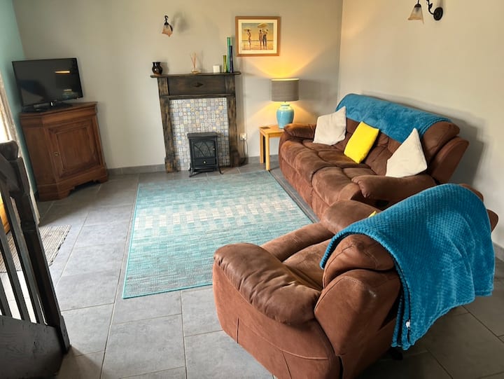 Rural Cottage, Sleeps 4 With Garden And Parking - Haute-Vienne