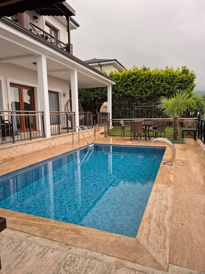 ÖZel Havuzlu Villa Mazara - Sapanca