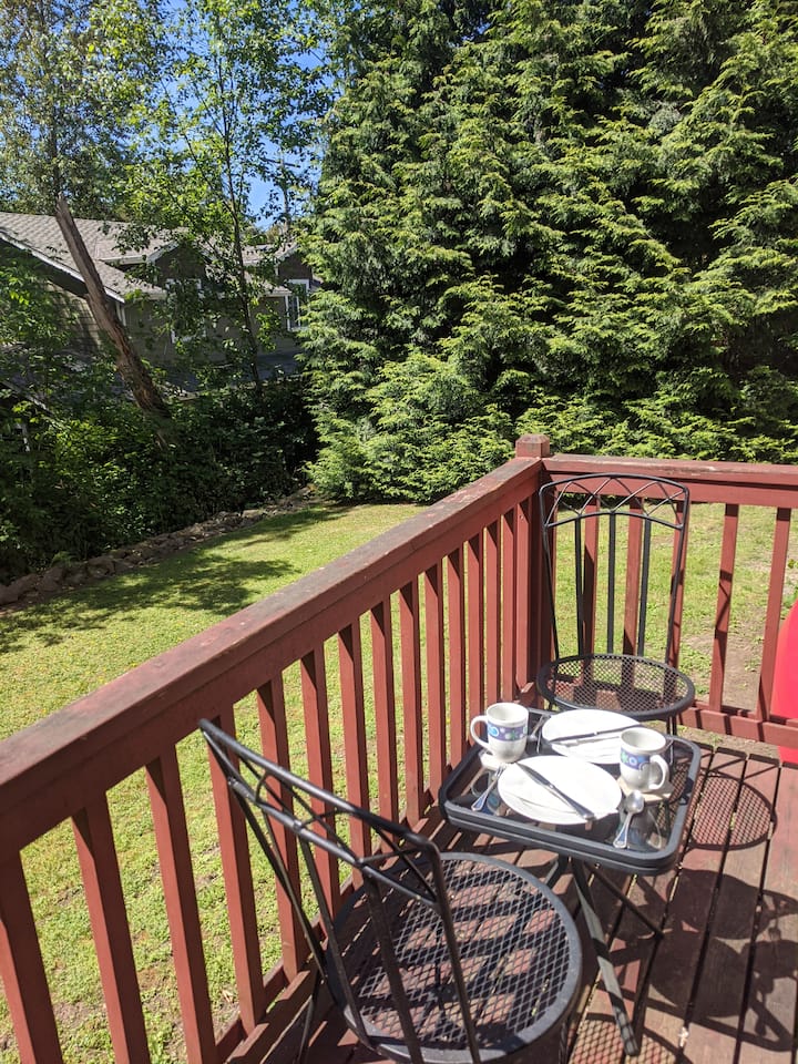 Large 2 Bedroom Near Bellevue, Seattle And Airport - Redmond, WA