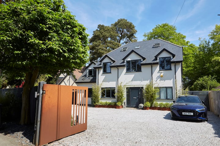 Large House W/tennis Court - Negotiable Rates - Reading