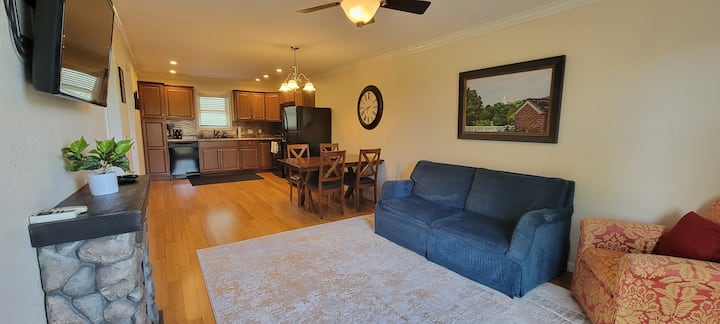 Whitney Manor Suite 3 *Under New Management* - Nauvoo, IL
