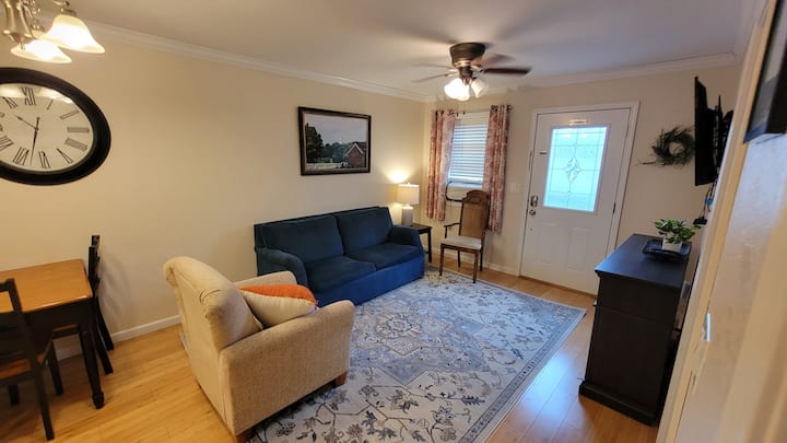 Whitney Manor Suite 2-close To Downtown Nauvoo - Nauvoo, IL