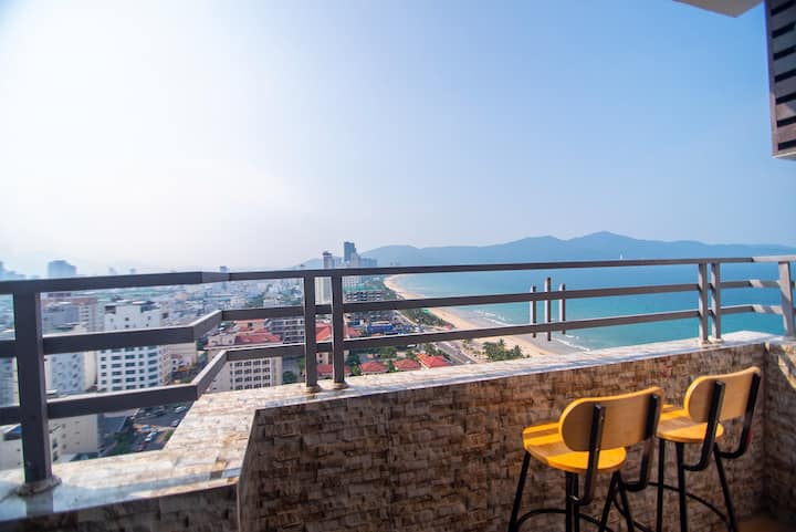 Bright And Airy Apartment At My Khe Beach, Da Nang - Da Nang