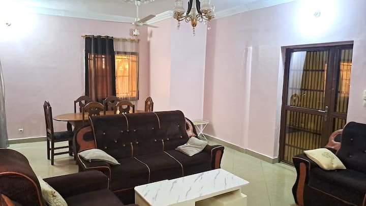 Bamako-villa Equipée Avec Panneaux Solaires - Mali