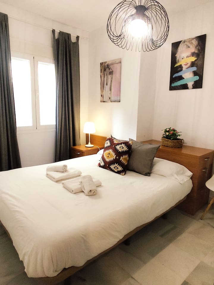 Apartamento San Luis. Plaza De Parking Gratis!!! - Séville